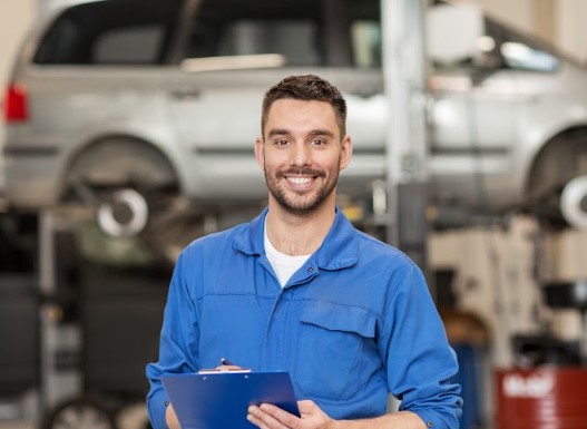 Chapista de automoción (600-700 € netos/semana) | Robin