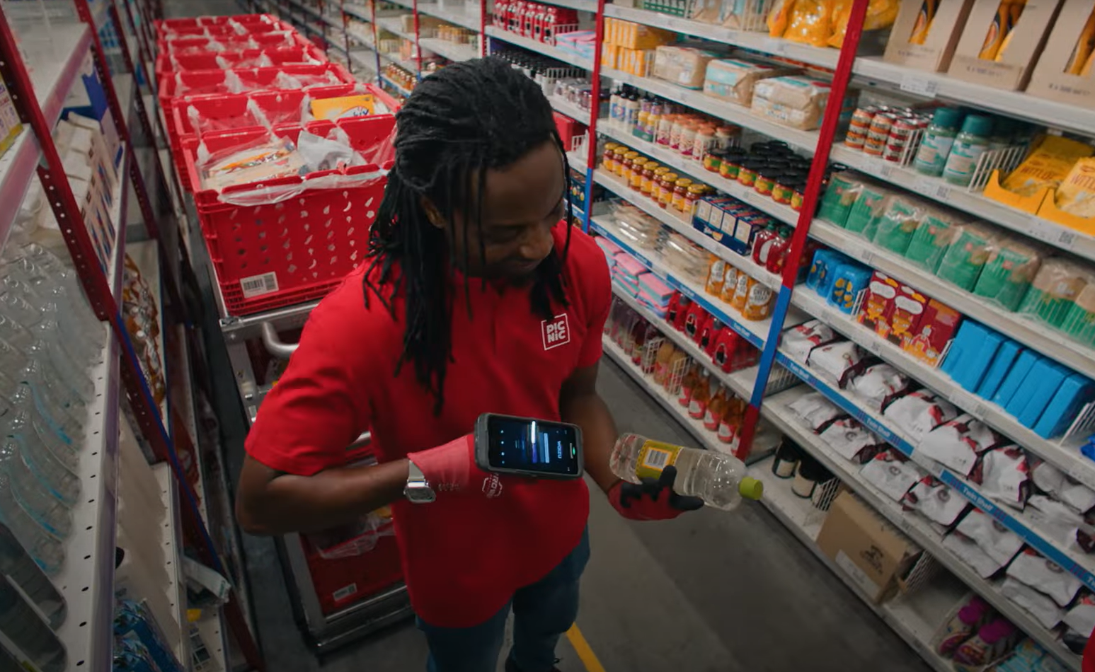 Order picker for a supermarket (clean criminal record) | Robin